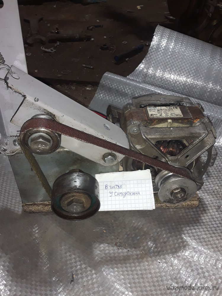Шлифовальный станок с узкой лентой